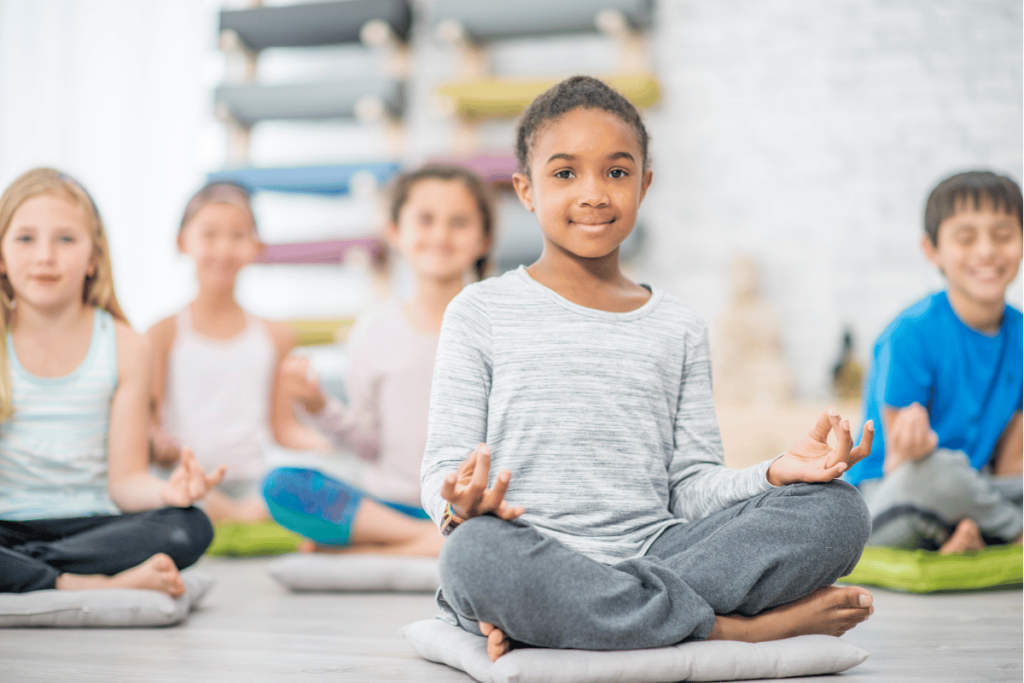 Yoga Games for Kids: Group Games with a Ball : Kumarah